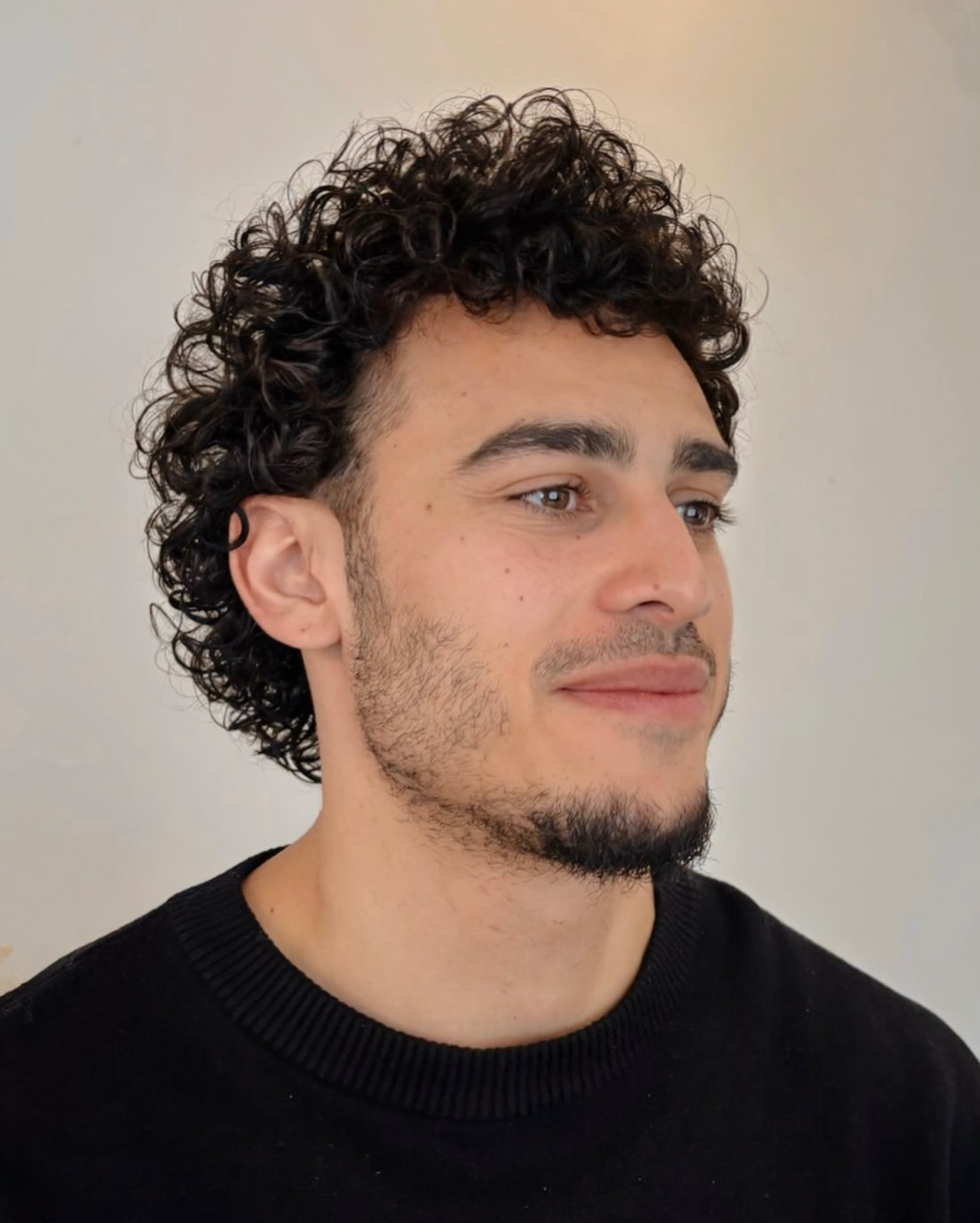 63+ Long Haircuts for Men with Curly Hair to Rock Your Look – HairyDiary