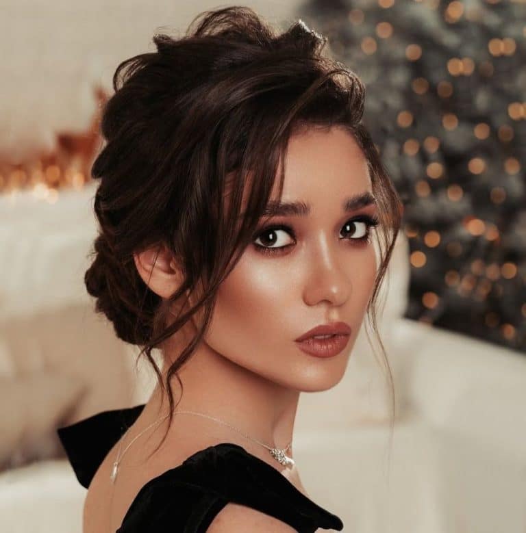 55+ Easy Updos for Medium-Length Hair That Look Stunning – HairyDiary